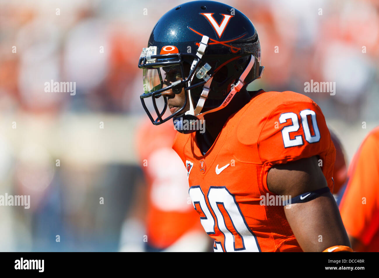 Virginia Cavaliers wide receiver Tim Smith (20) warms up before the ...