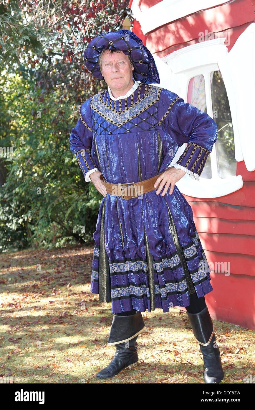 David Spinx photocall for the Snow White Pantomime which is to be held ...