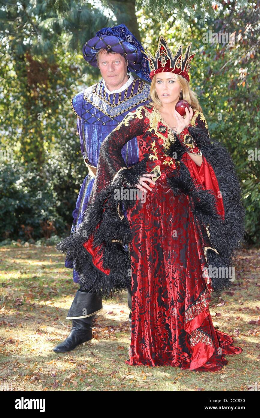 David Spinx and Patsy Kensit photocall for the Snow White Pantomime ...
