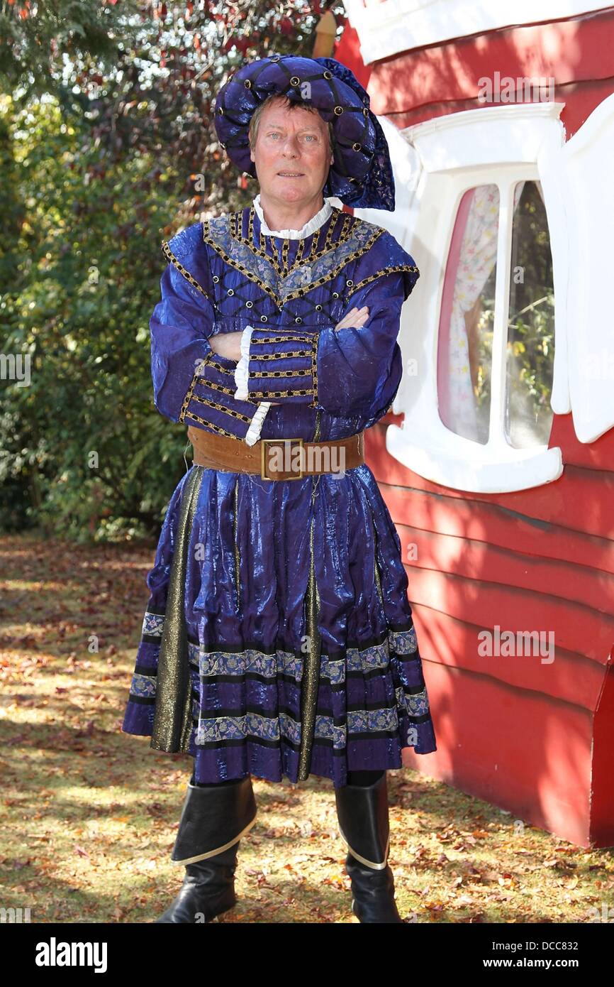 David Spinx photocall for the Snow White Pantomime which is to be held ...