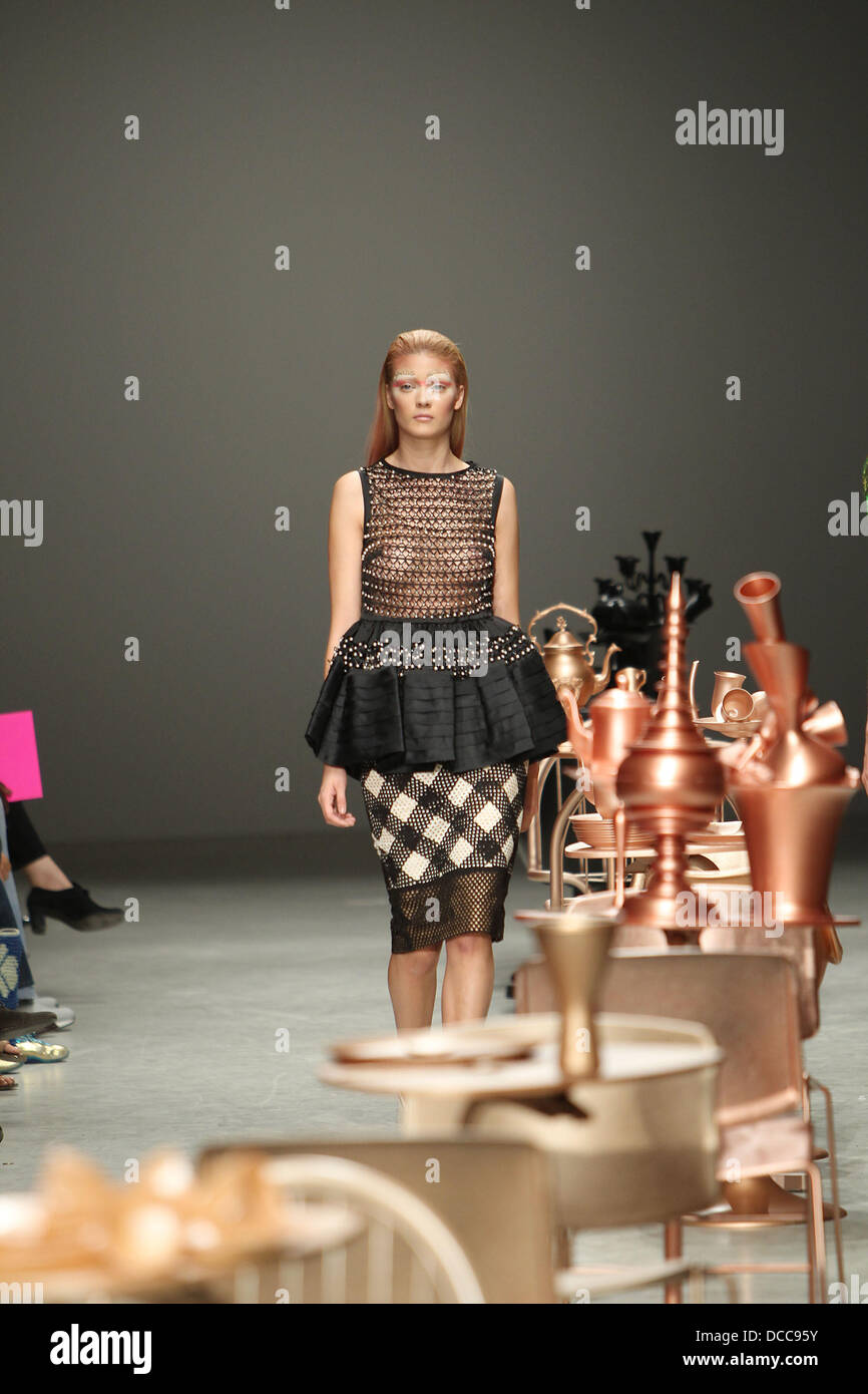 Manish Arora - Paris Fashion week - Prêt à Porter Printemps été 2012 ...