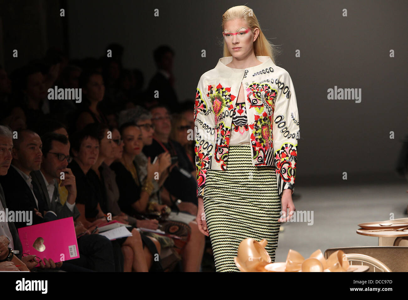 Manish Arora - Paris Fashion week - Prêt à Porter Printemps été 2012 ...