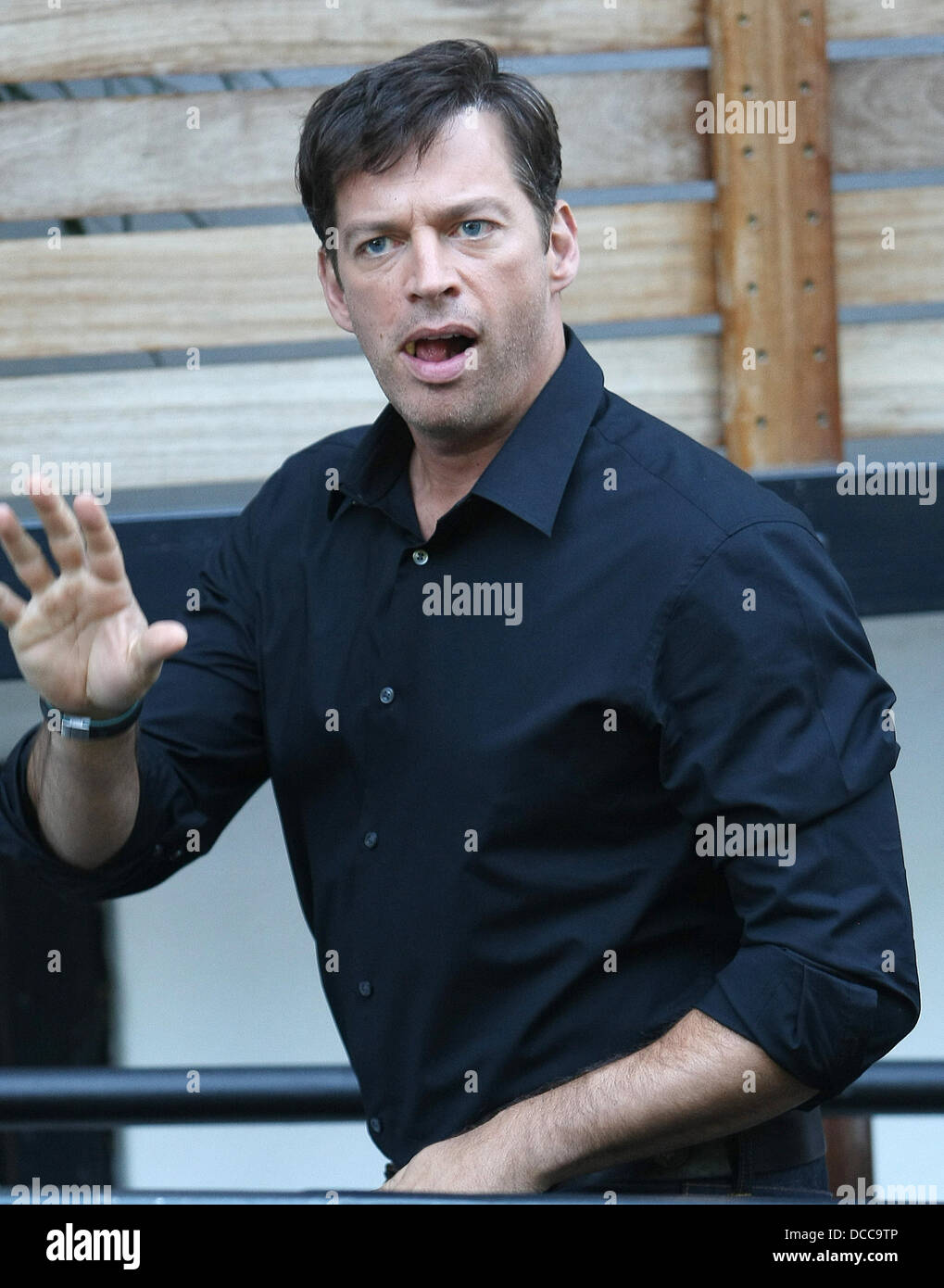Harry Connick Jr. leaves the ITV studios London, England - 30.09.11 ...