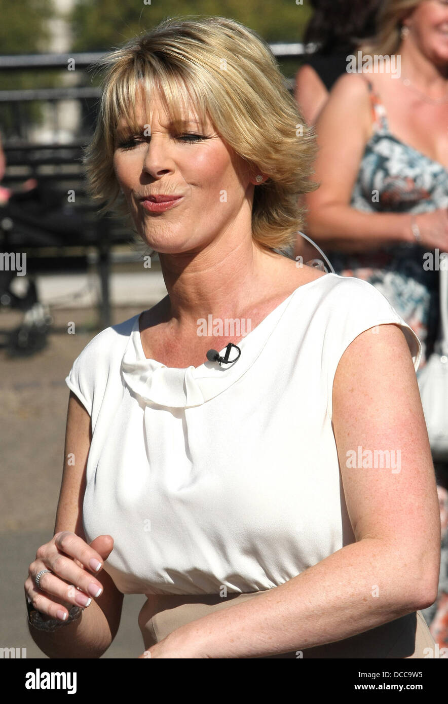 Ruth Langsford films outside the ITV studios London, England - 30.09.11 ...