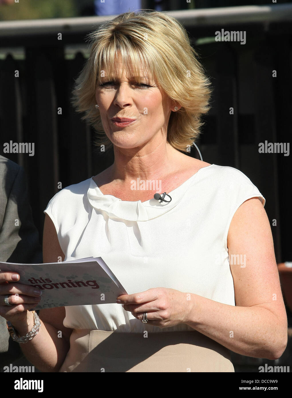 Ruth Langsford films outside the ITV studios London, England - 30.09.11 ...