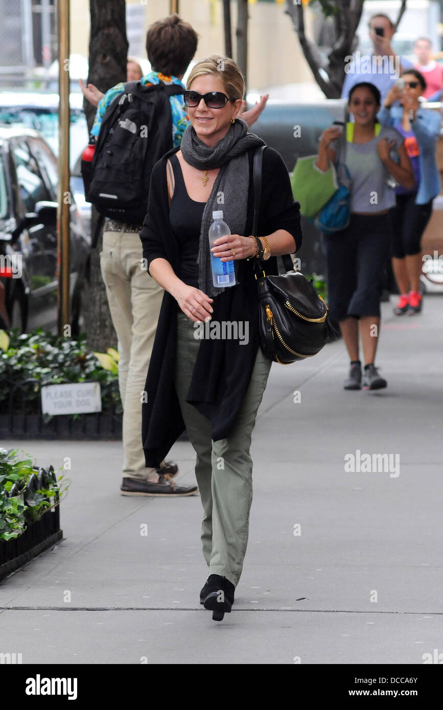 Jennifer Aniston takes a stroll through Manhattan New York City, USA ...