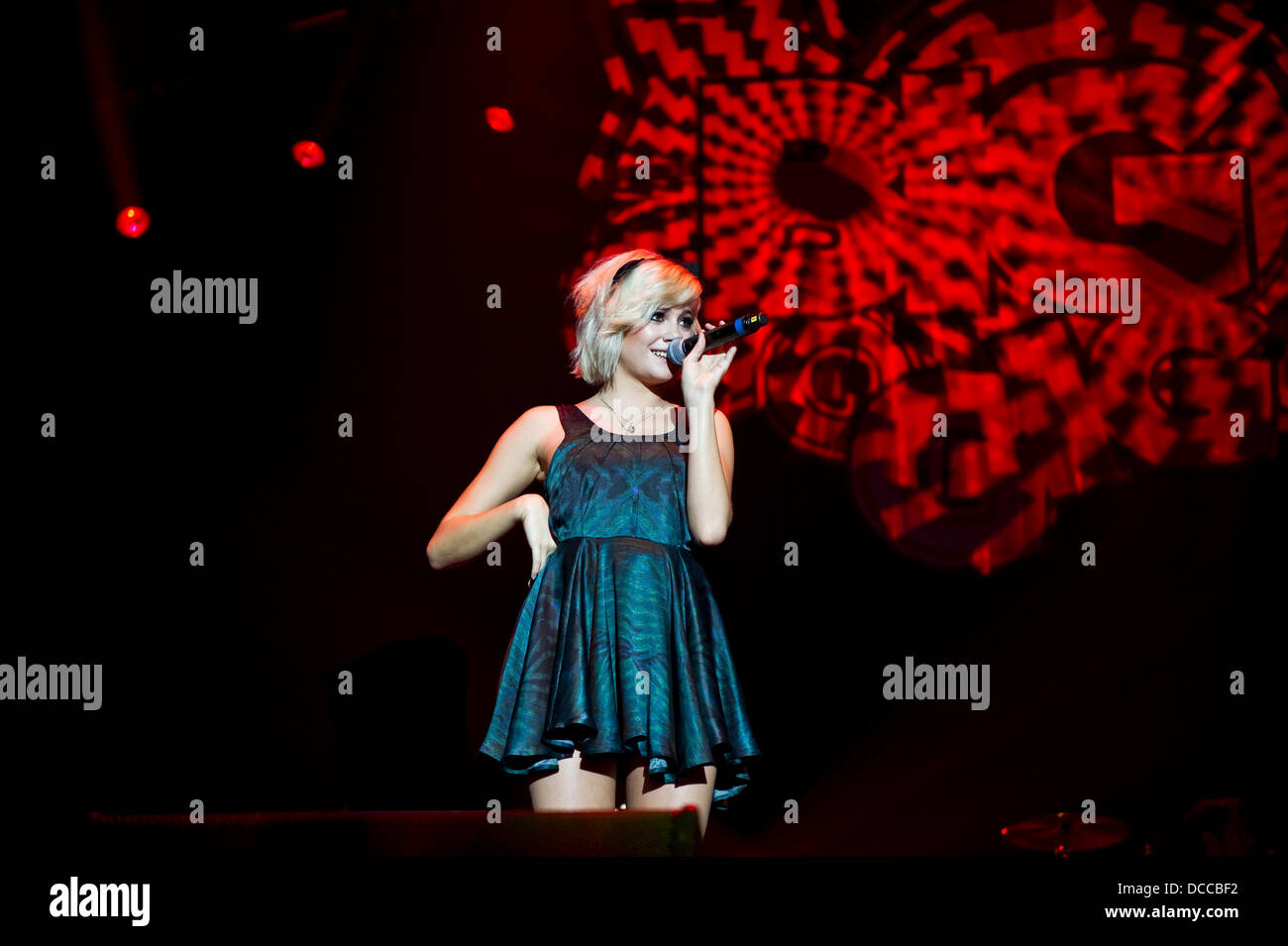 Pixie Lott GirlGuiding UK - Big Gig 2011 at Wembley Arena ...