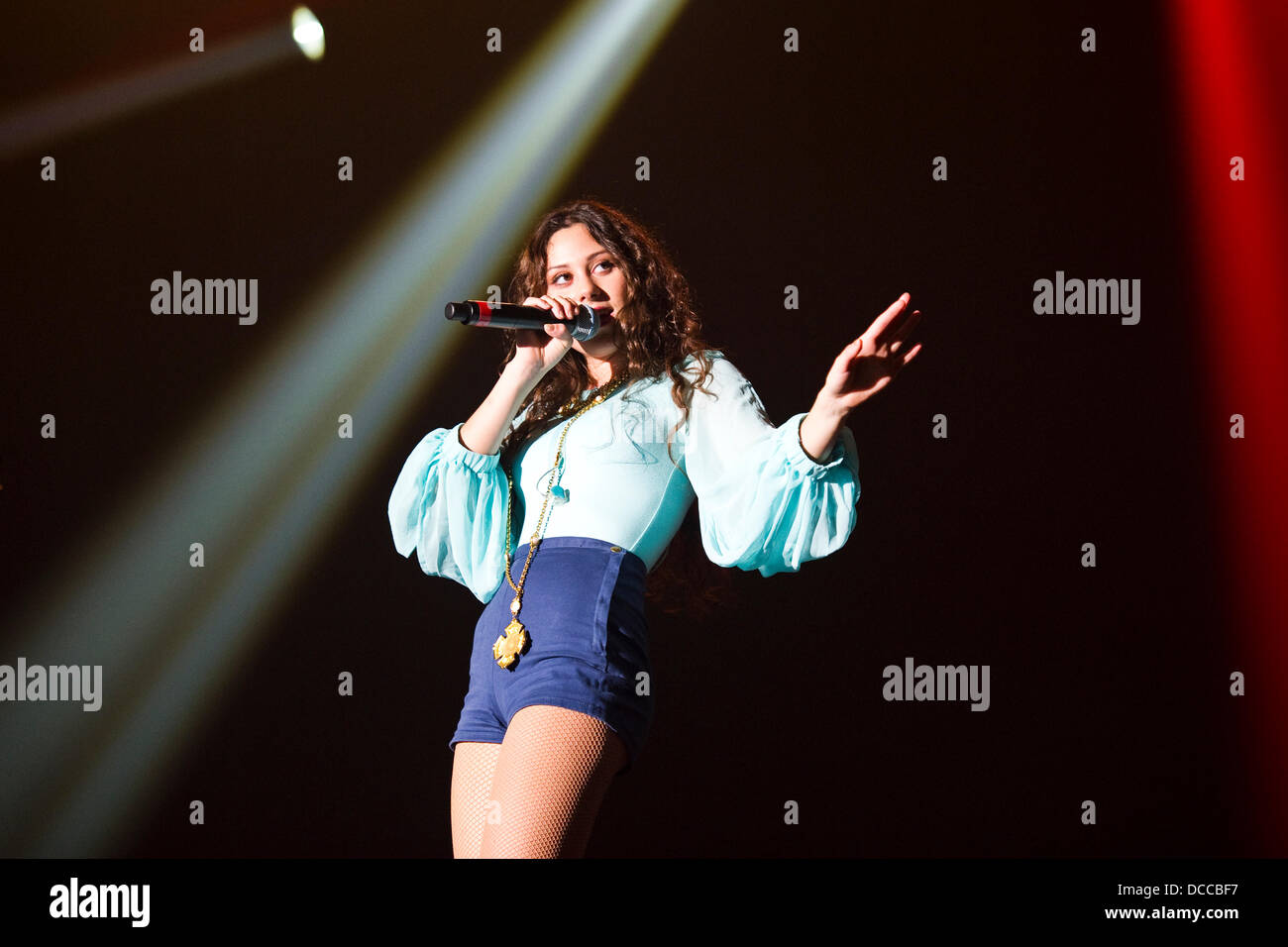 Eliza Doolittle GirlGuiding UK - Big Gig 2011 at Wembley Arena ...