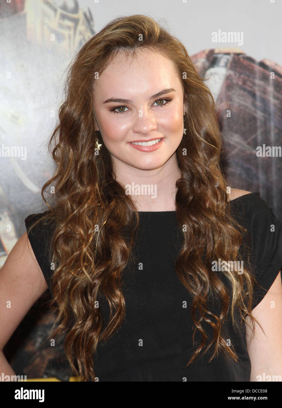 Madeline Caroll "Real Steel" Los Angeles Premiere Held at Universal ...