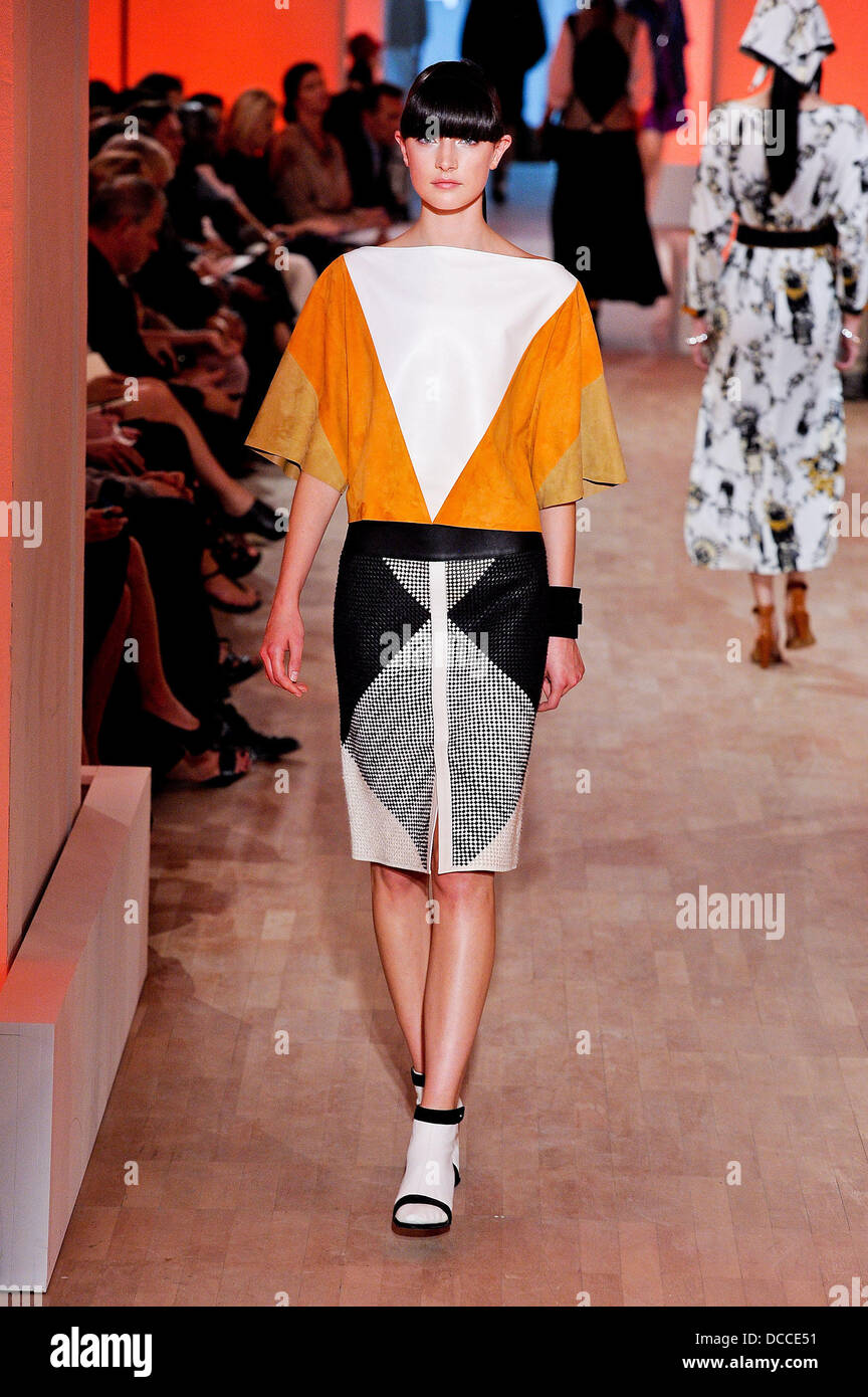 Hermes ready wear paris model hi-res stock photography and images - Alamy