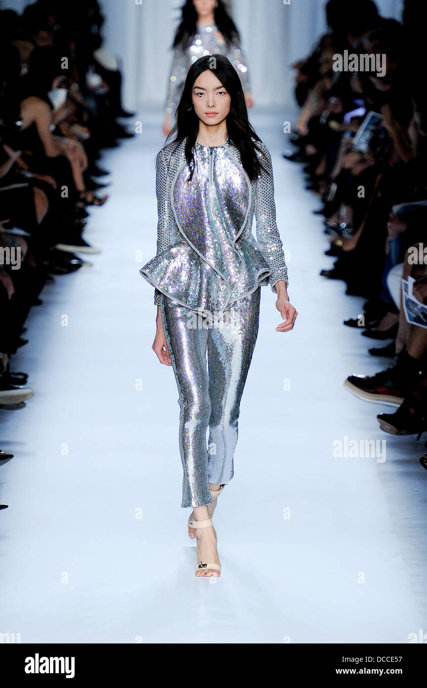 Givenchy paris ready wear spring hi-res stock photography and images ...