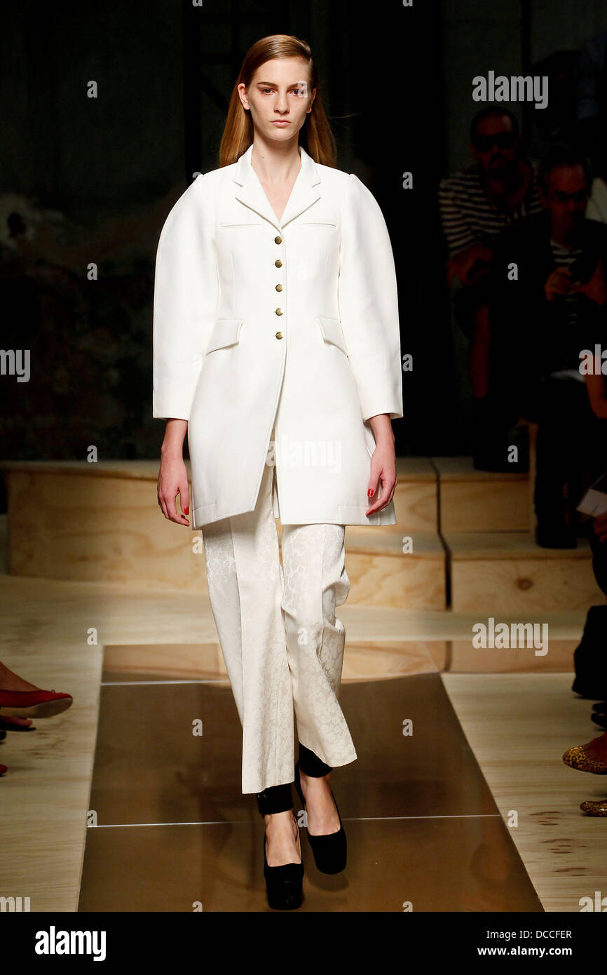 Model Paris Fashion Week Spring/Summer 2012 Ready To Wear - Celine ...