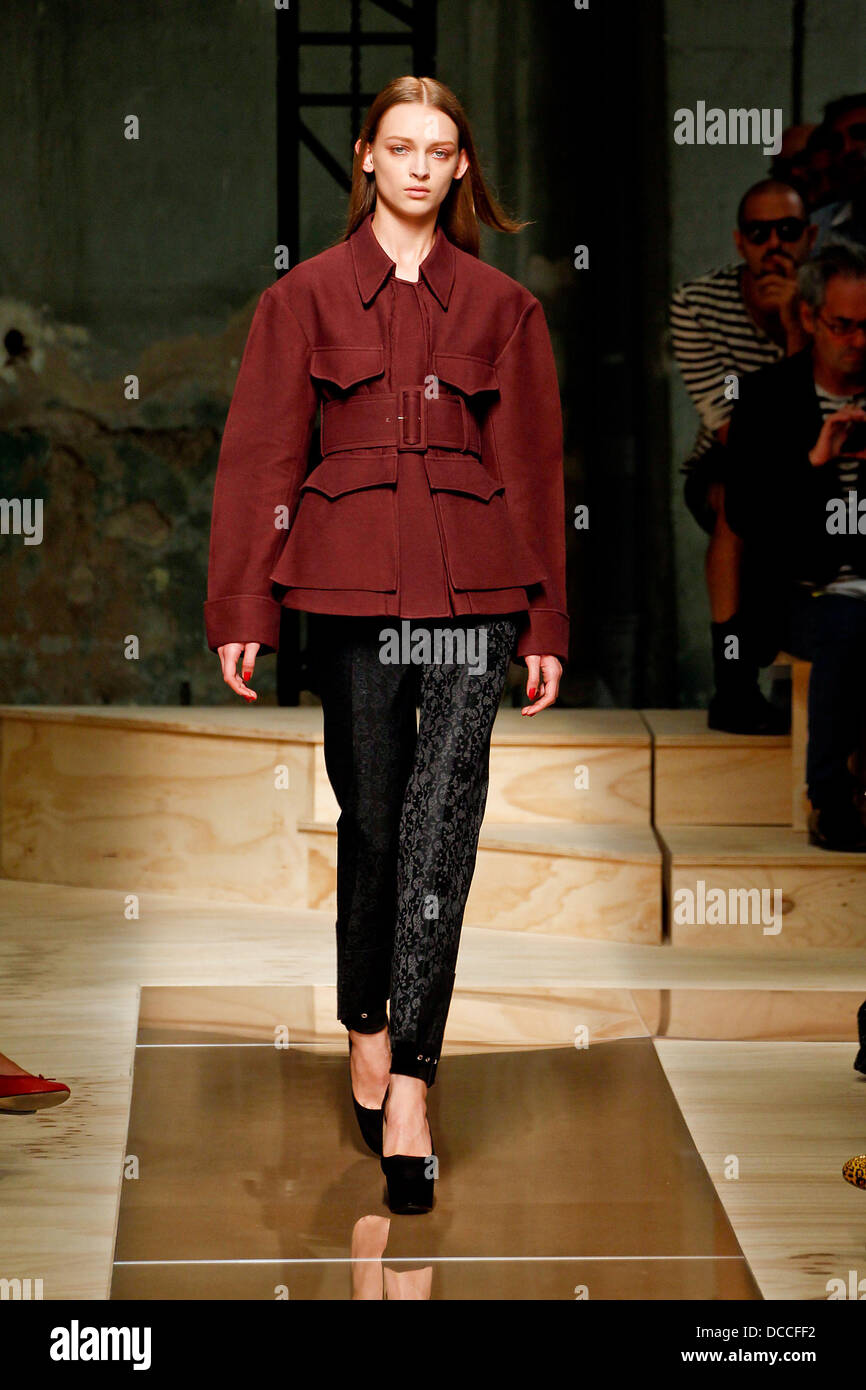 Model Paris Fashion Week Spring/Summer 2012 Ready To Wear - Celine ...