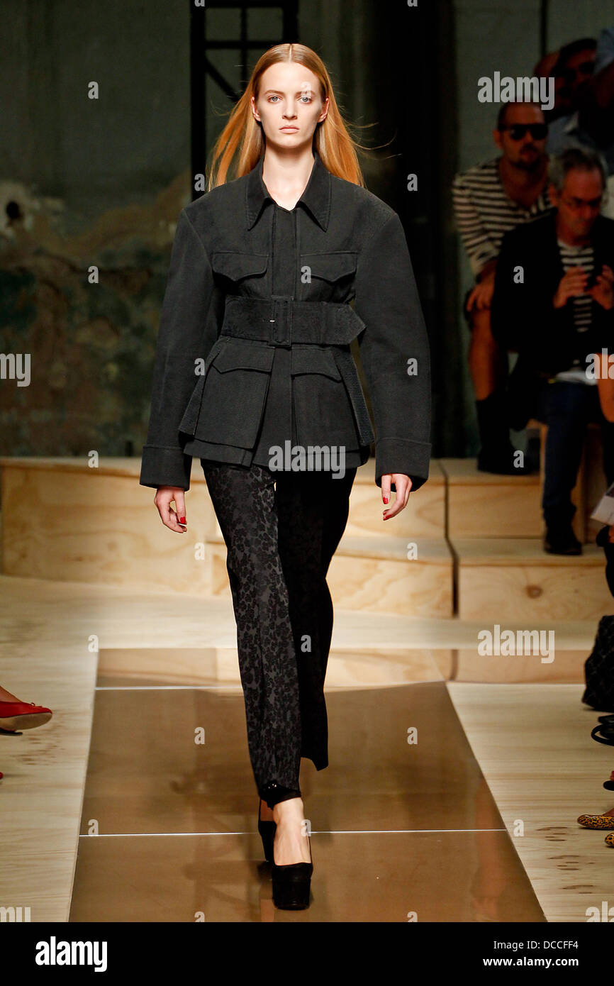 Model Paris Fashion Week Spring/Summer 2012 Ready To Wear - Celine ...