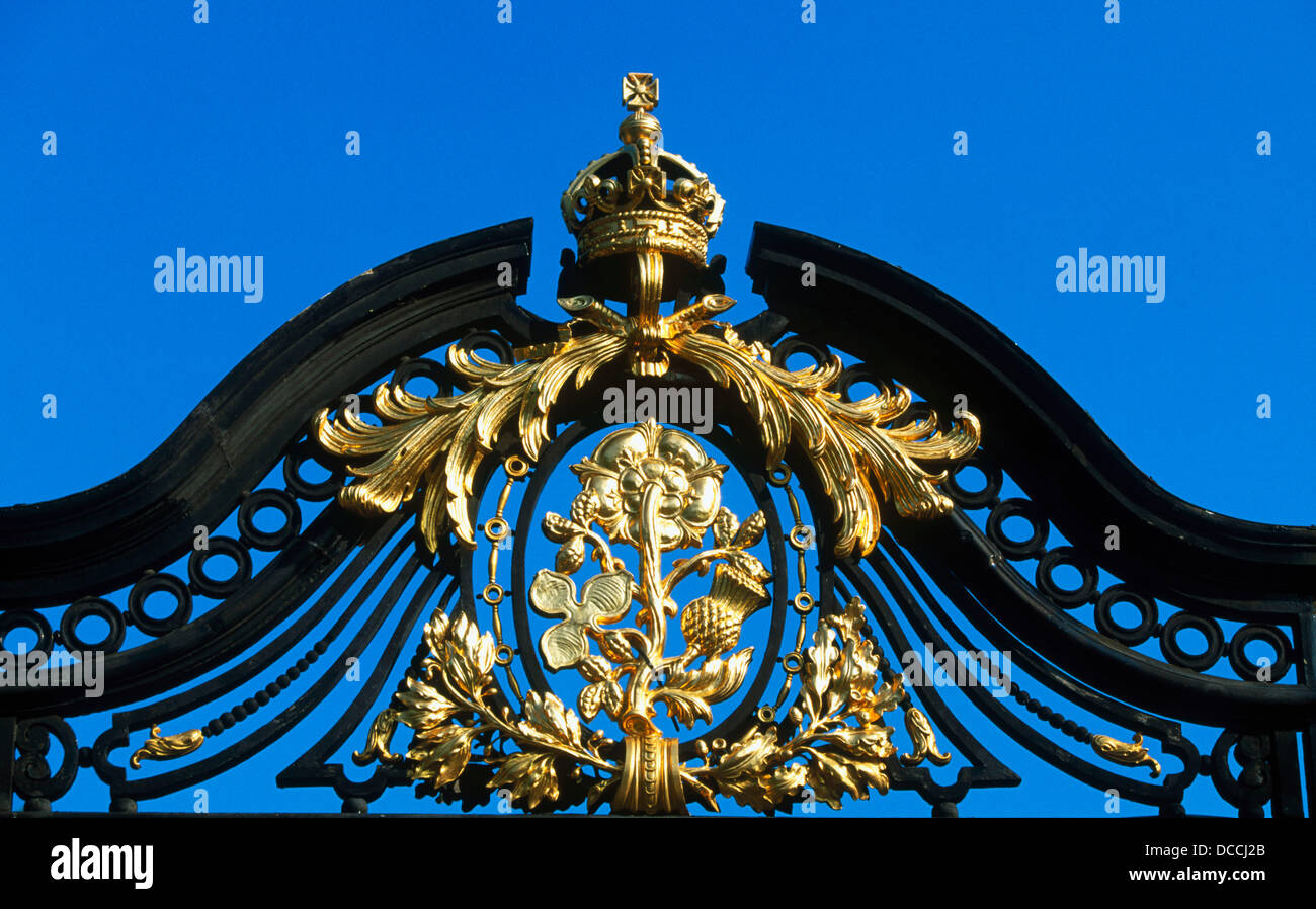 St james park gate london hi-res stock photography and images - Alamy