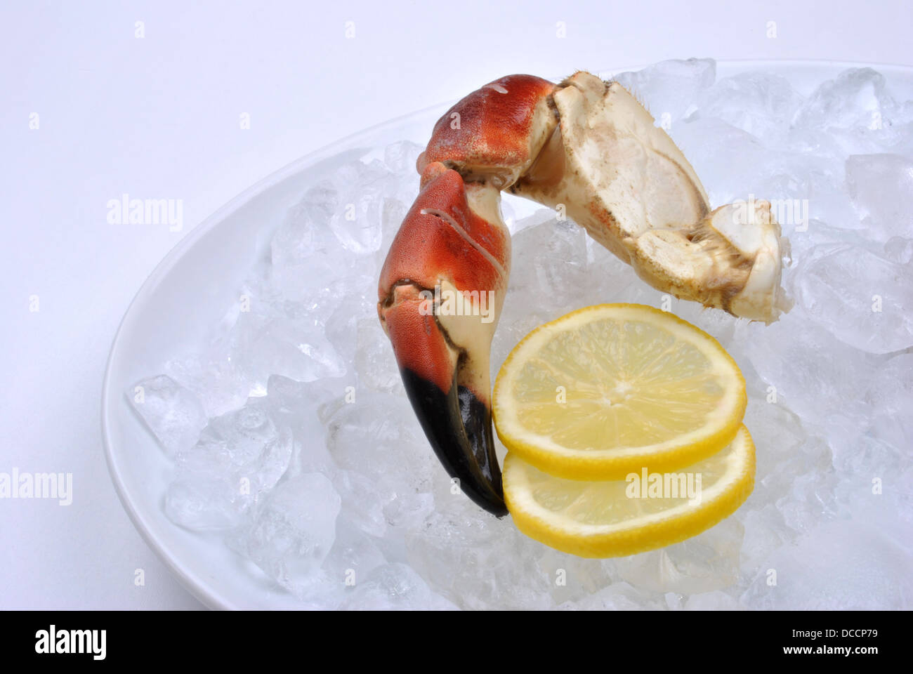 fresh organic crab claws ready to cook Stock Photo - Alamy