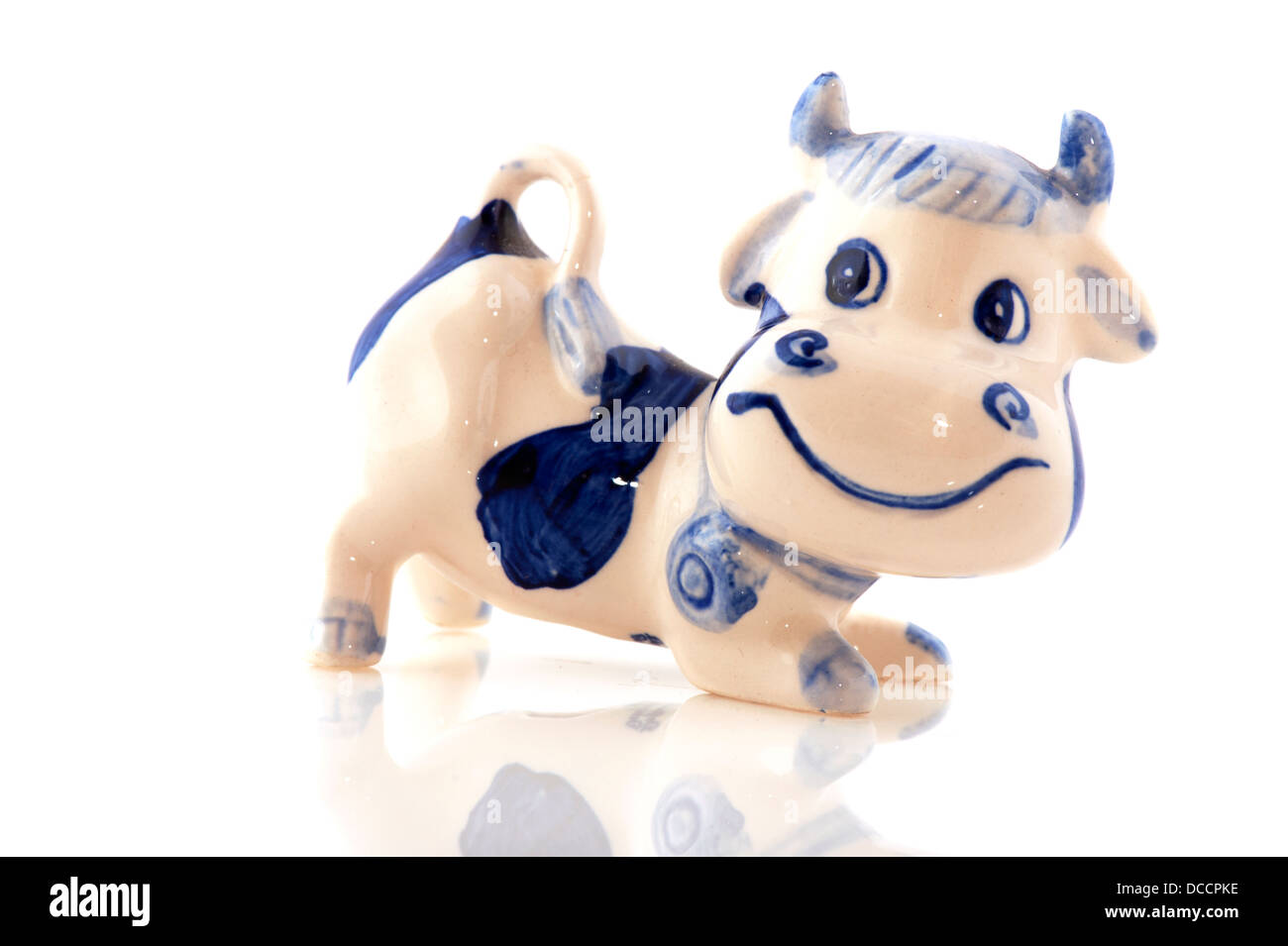 Statue of cow Cut Out Stock Images & Pictures - Alamy