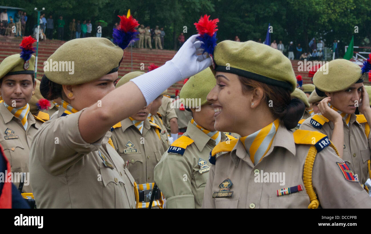 Indian police woman hi-res stock photography and images - Alamy