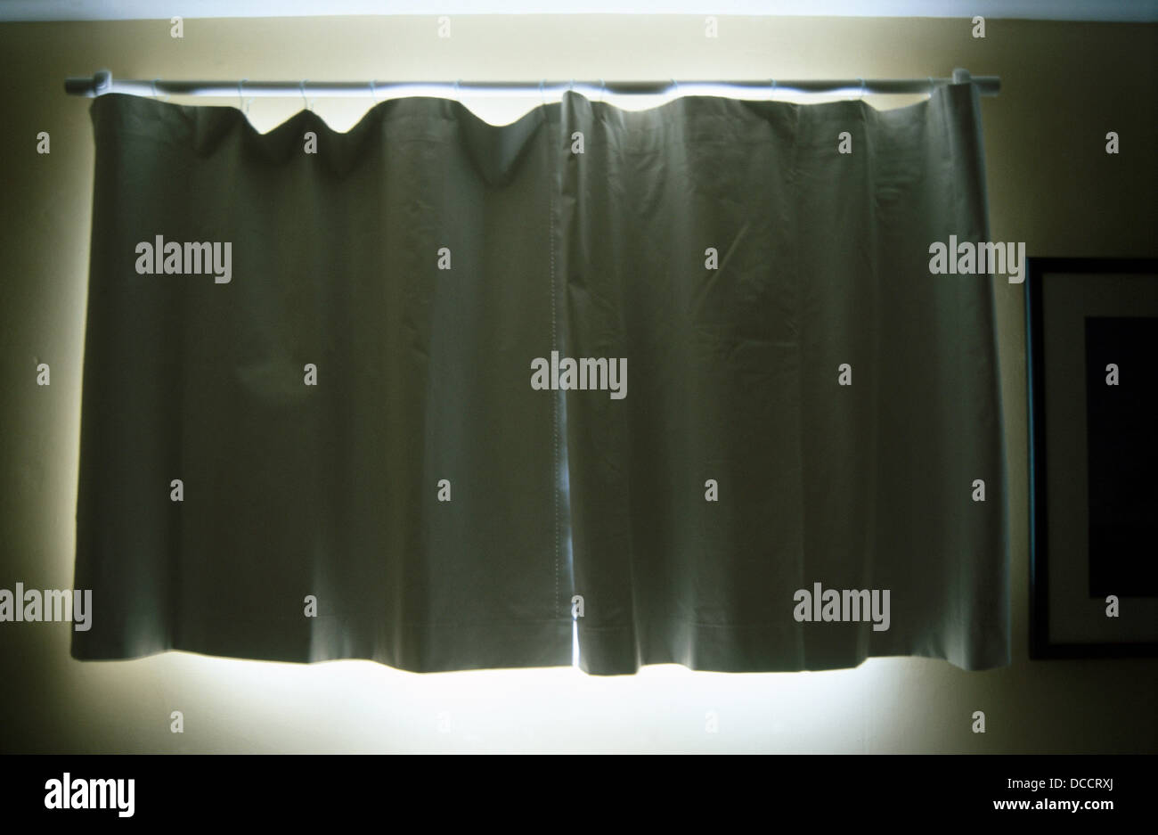 Blocking sunlight hi-res stock photography and images - Alamy