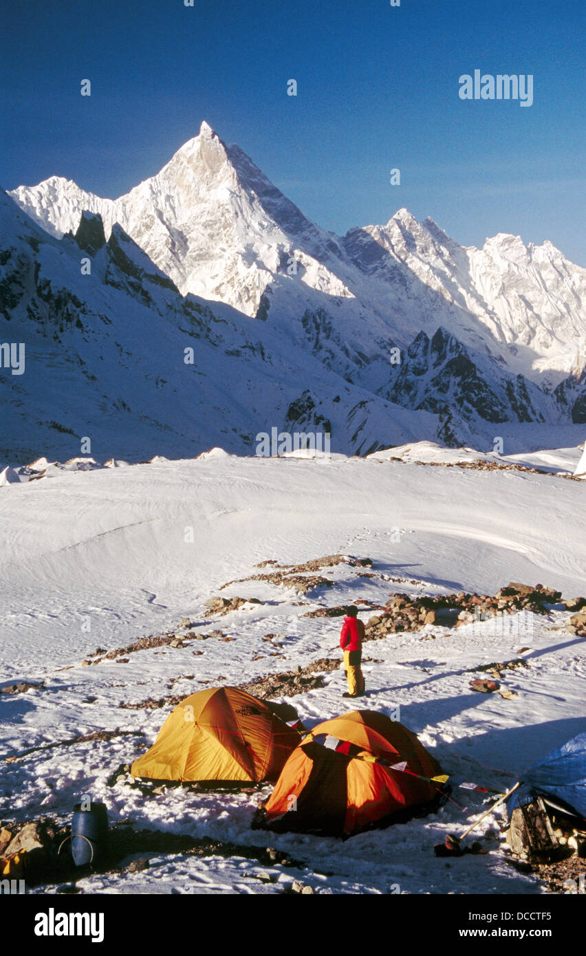Masherbrum mountains hi-res stock photography and images - Alamy