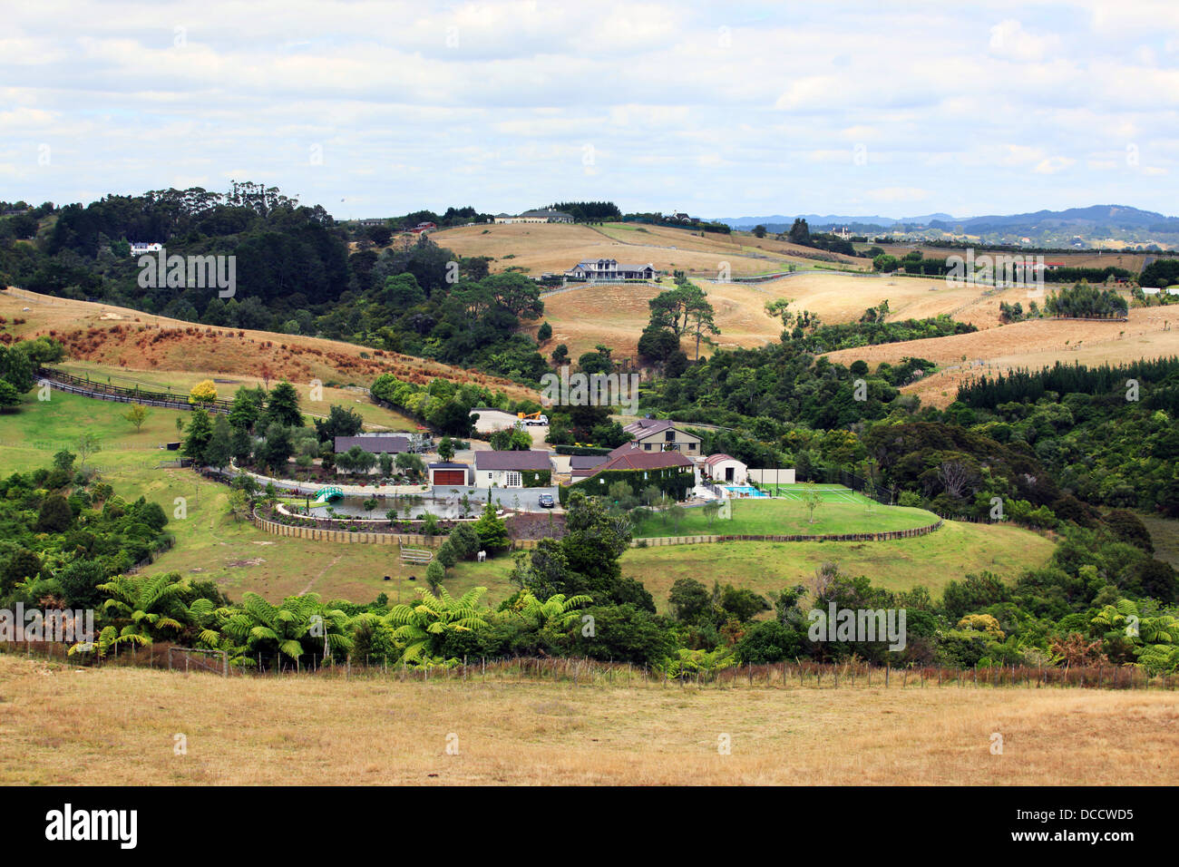 House farm nz hi-res stock photography and images - Alamy