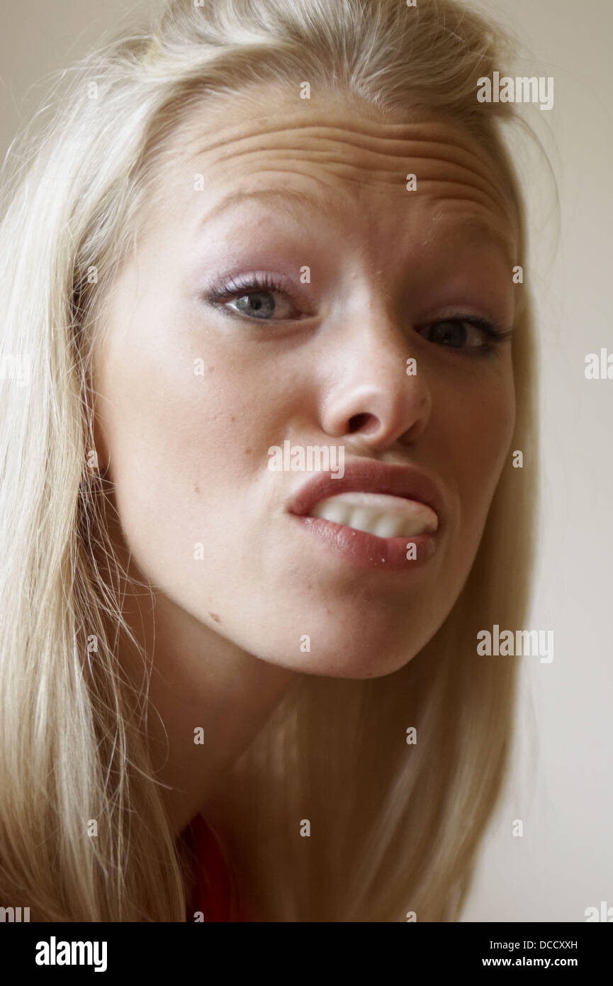 Pulling teeth hi-res stock photography and images - Alamy