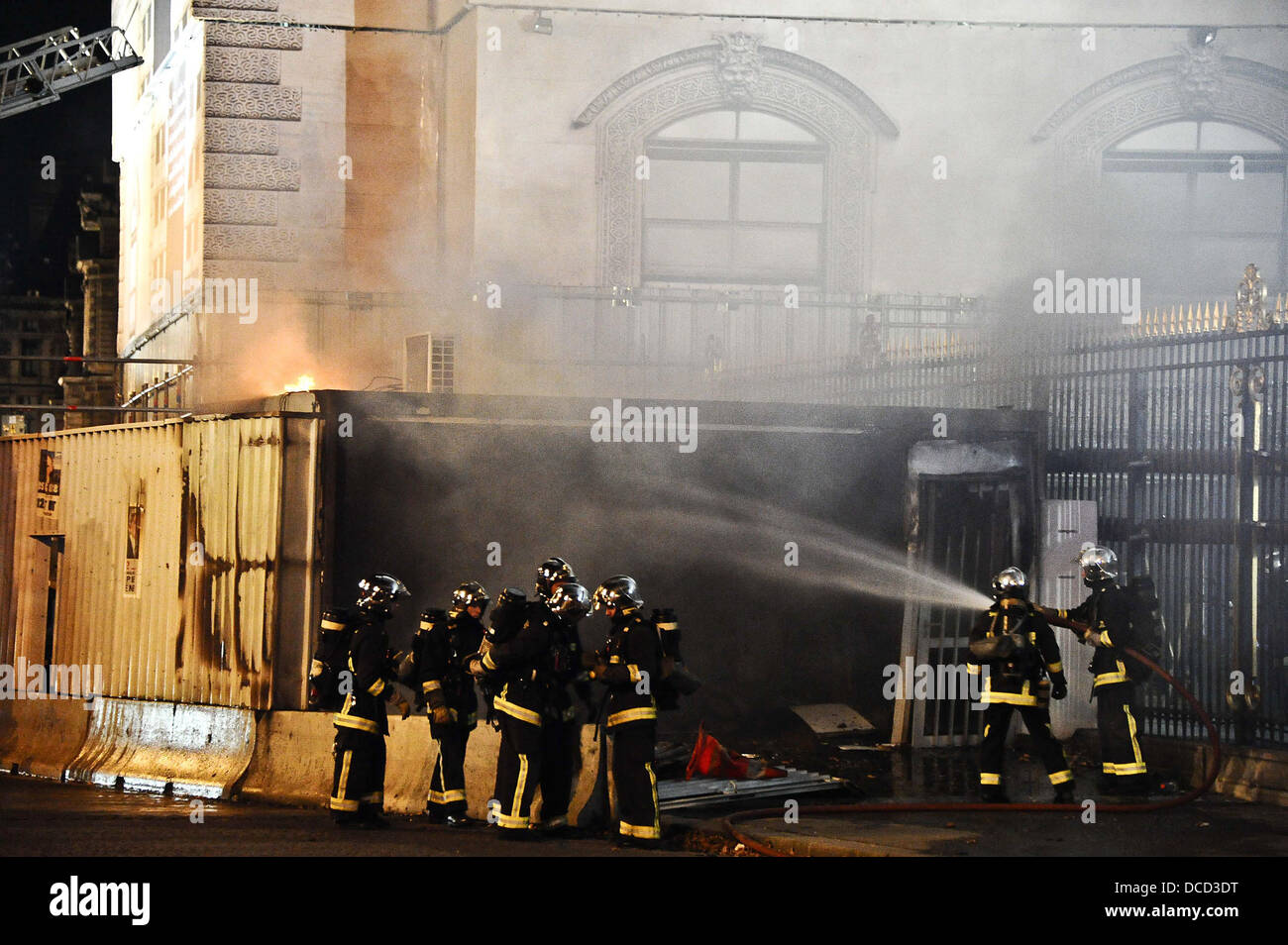 A fire broke out near the Louvre, the famous Paris museum which ...