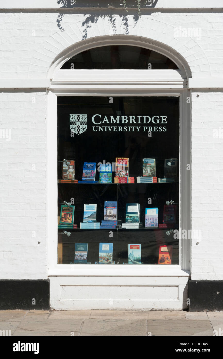 Cambridge university press bookshop hi-res stock photography and images ...