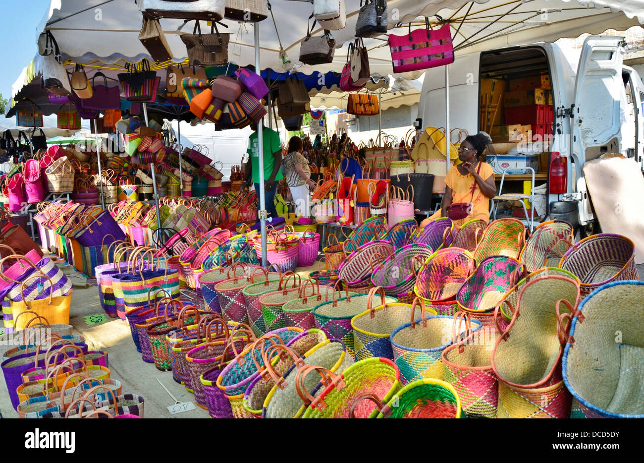 Apt market the biggest of the Luberon weekly markets. Provence, France Stock Photo - Alamy
