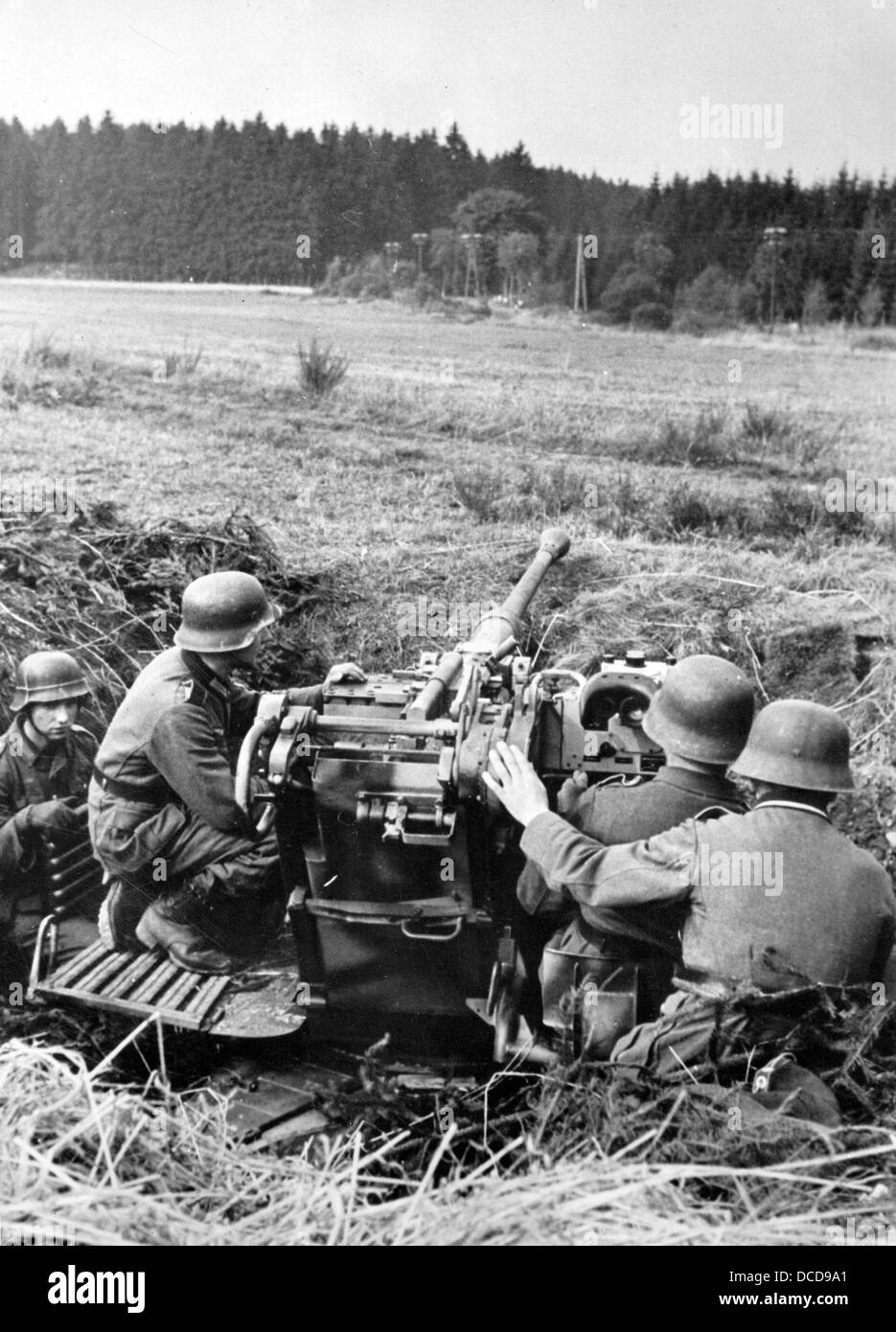 Zweiter weltkrieg deutsche waffen world hi-res stock photography and ...