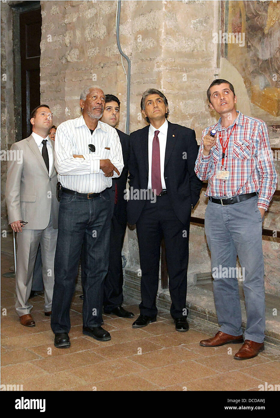 Morgan Freeman visits Istanbul's historical places including Fatih ...