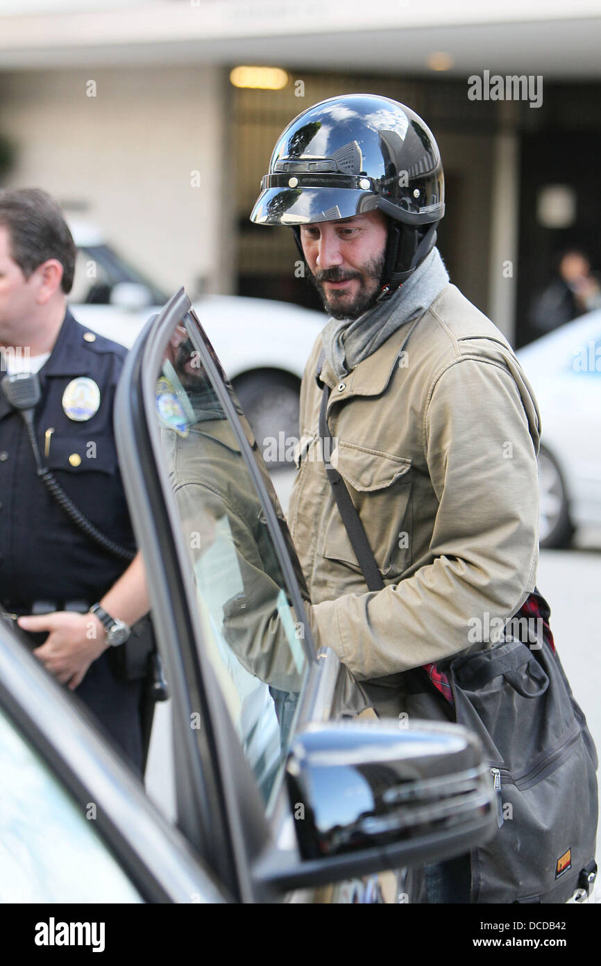 Keanu Reeves returning to the scene and speaking to the Beverly Hills ...