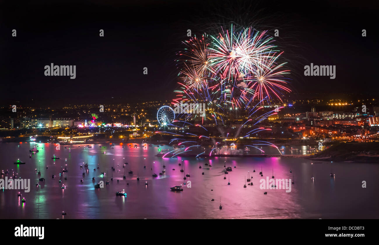 Best firework displays hi-res stock photography and images - Alamy