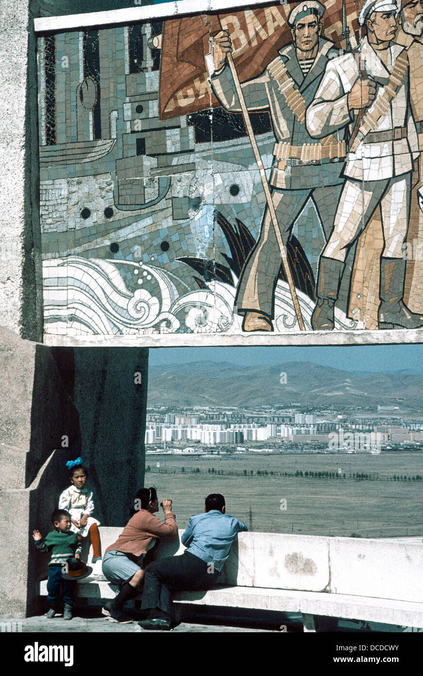 Soviet family mural hi-res stock photography and images - Alamy