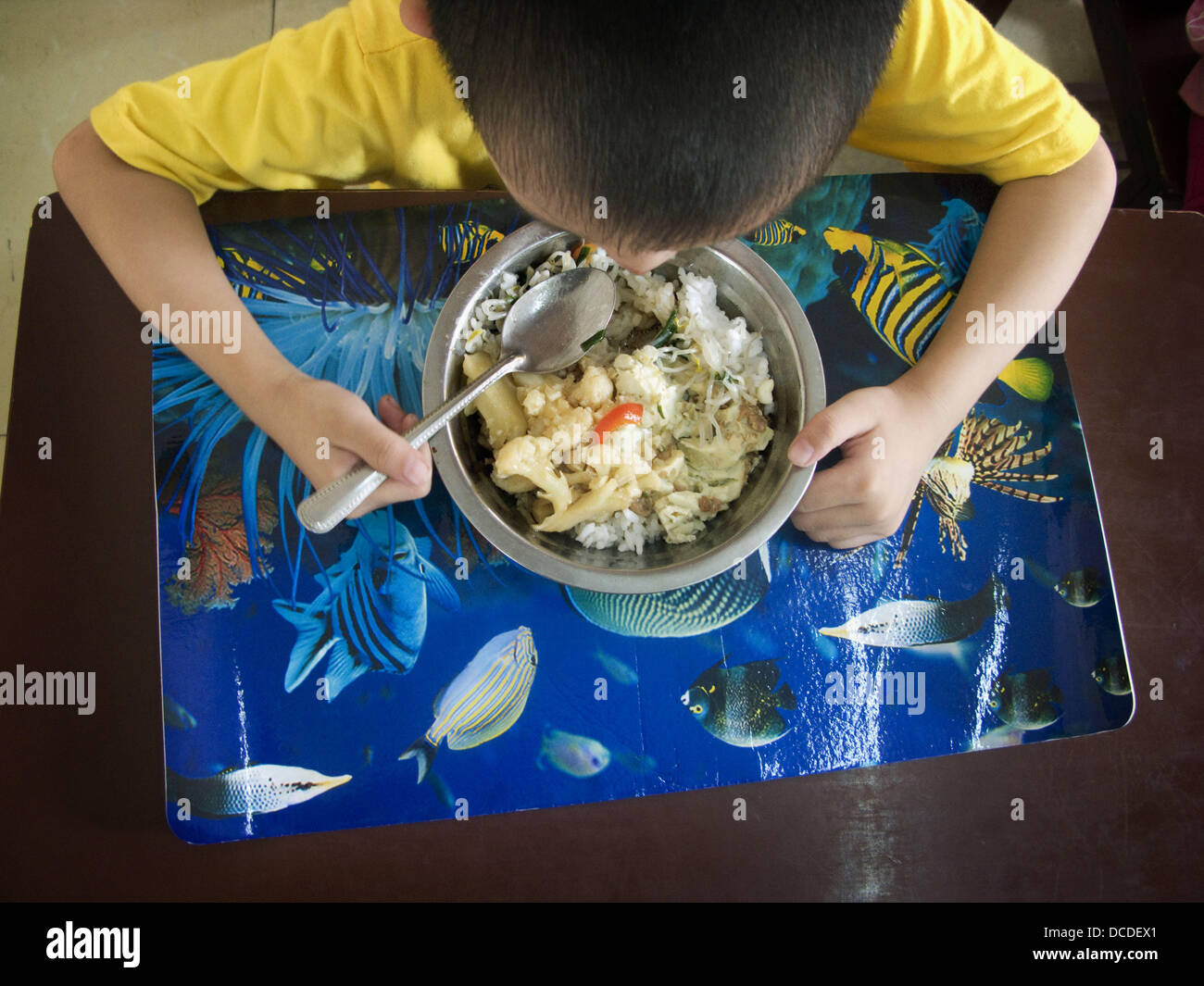 China school lunch hi-res stock photography and images - Alamy