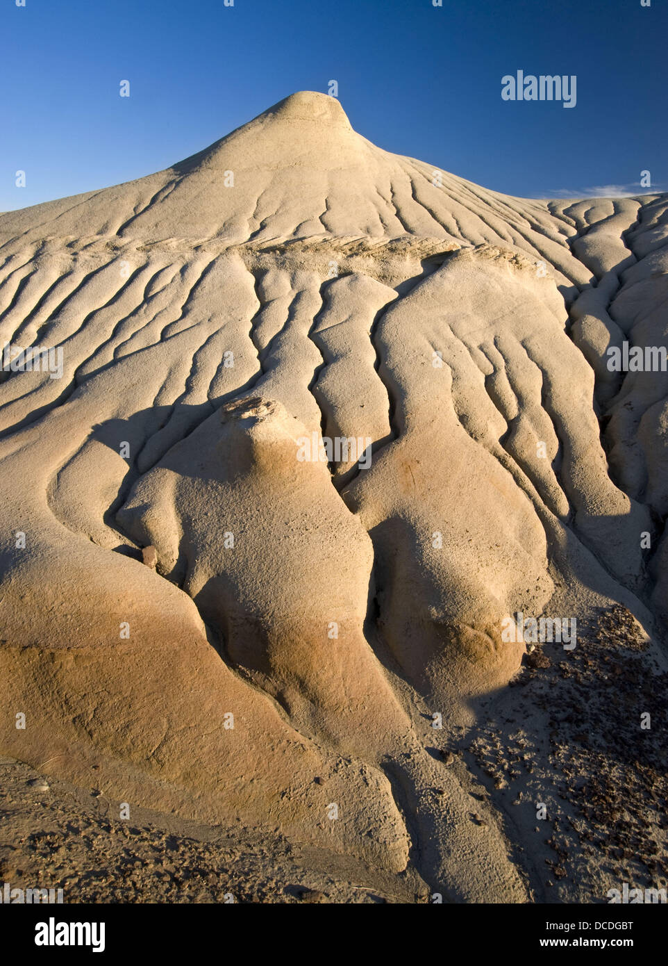 Erosion patterns in dinosaur provincial hi-res stock photography and ...