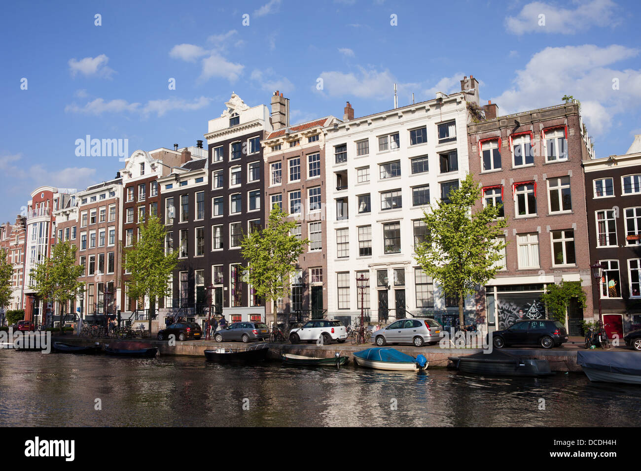Apartment houses row houses hi-res stock photography and images - Alamy