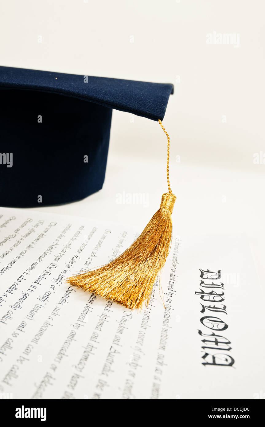 Graduation hat and Diploma Stock Photo - Alamy
