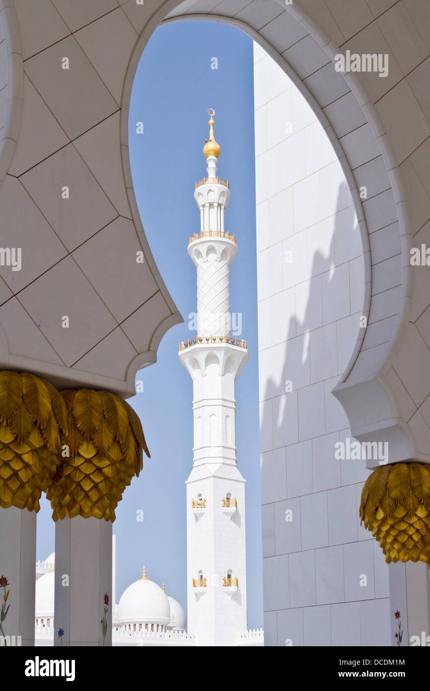Exterior Domes Arches And Minarets Of The The Sheikh Zayed Grand