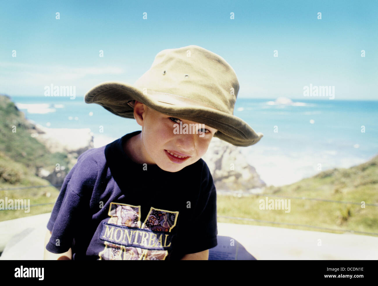 Quizzically hi-res stock photography and images - Alamy