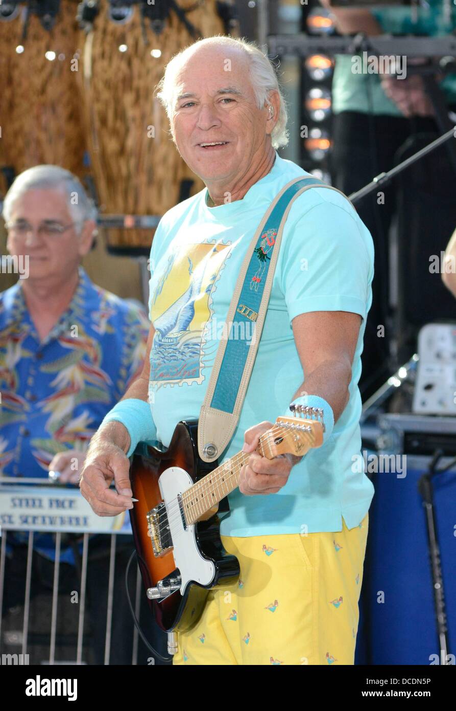 Jimmy buffett on stage hi-res stock photography and images - Alamy