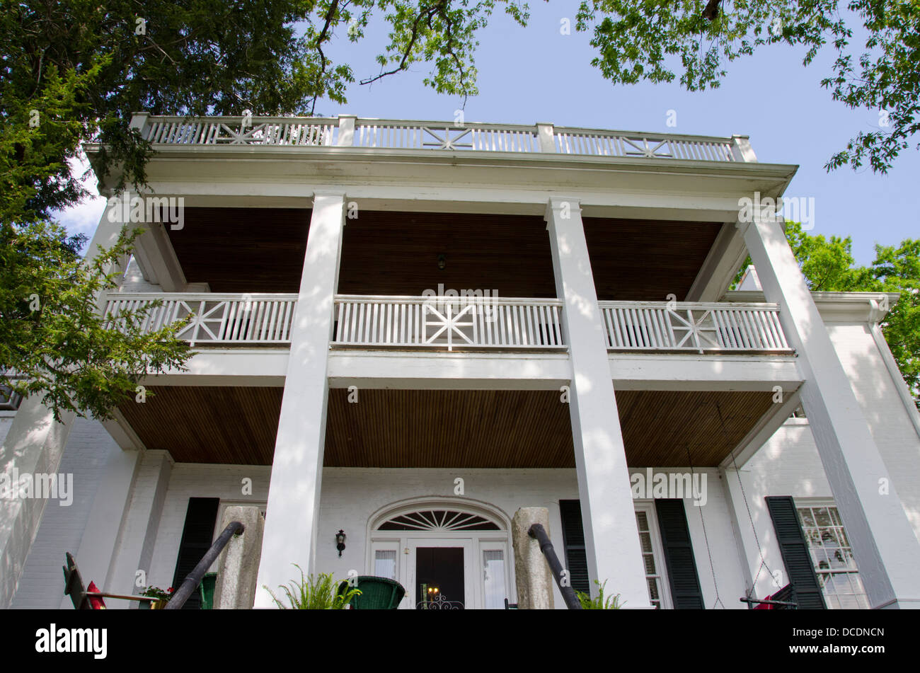 Tennessee savannah historic cherry mansion hi-res stock photography and ...