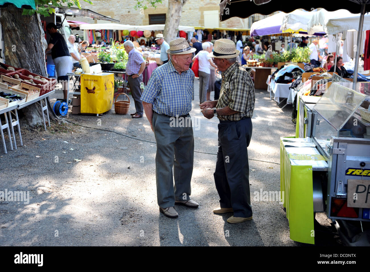 Two men talking france hi-res stock photography and images - Alamy