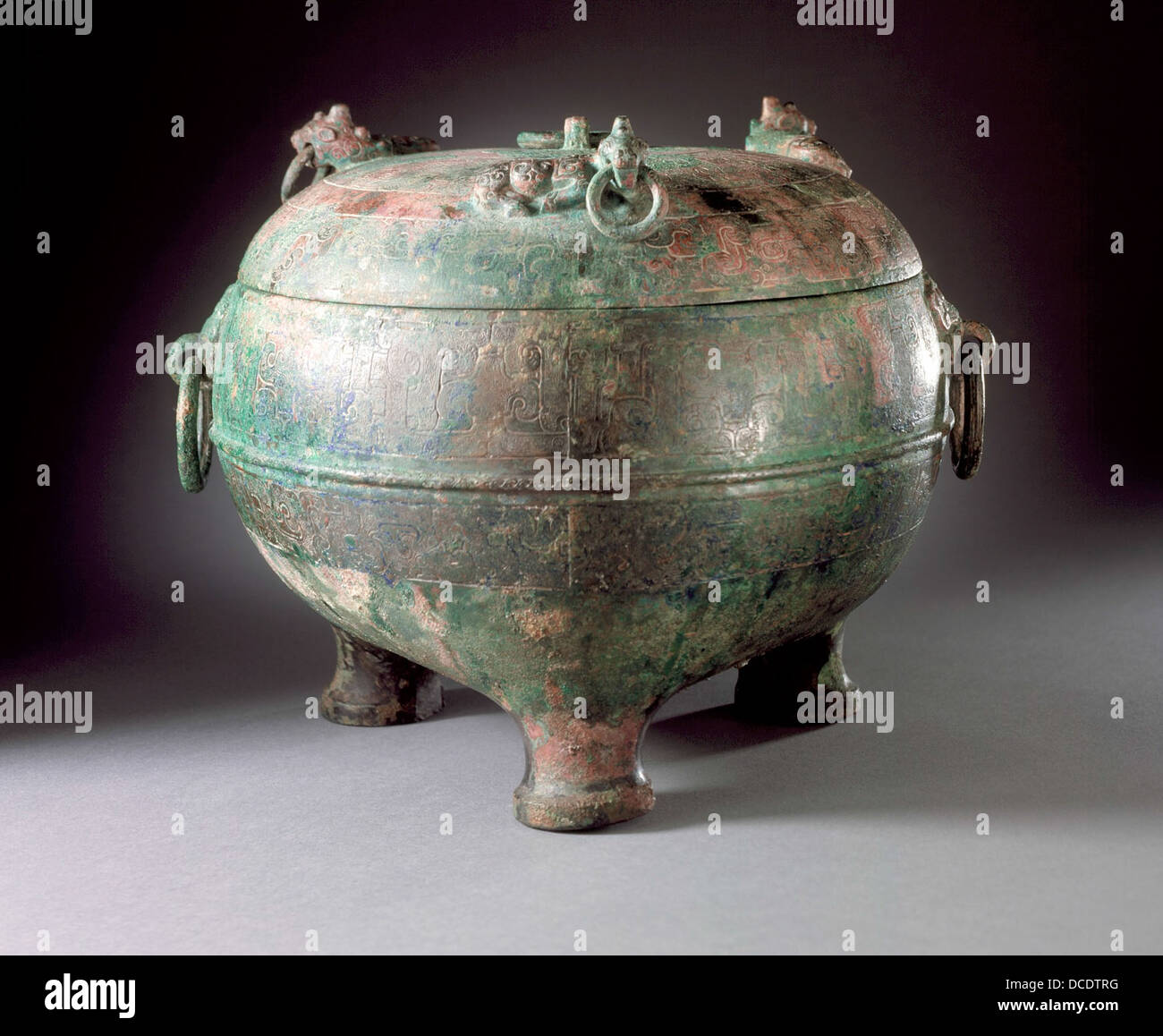 This ritual food cauldron, or 'Ding,' from the Los Angeles County ...