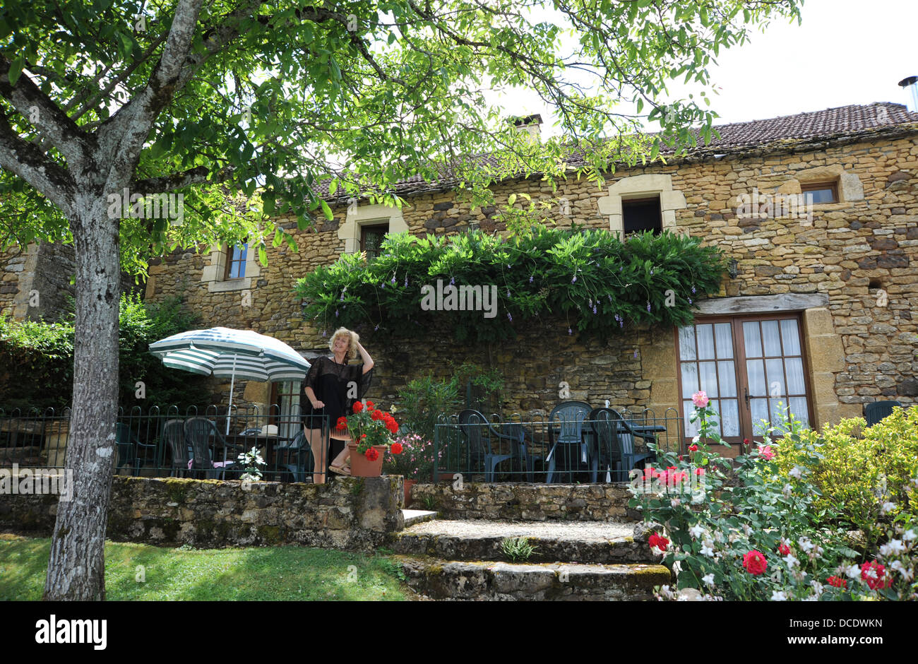 French country cottage hi-res stock photography and images - Alamy