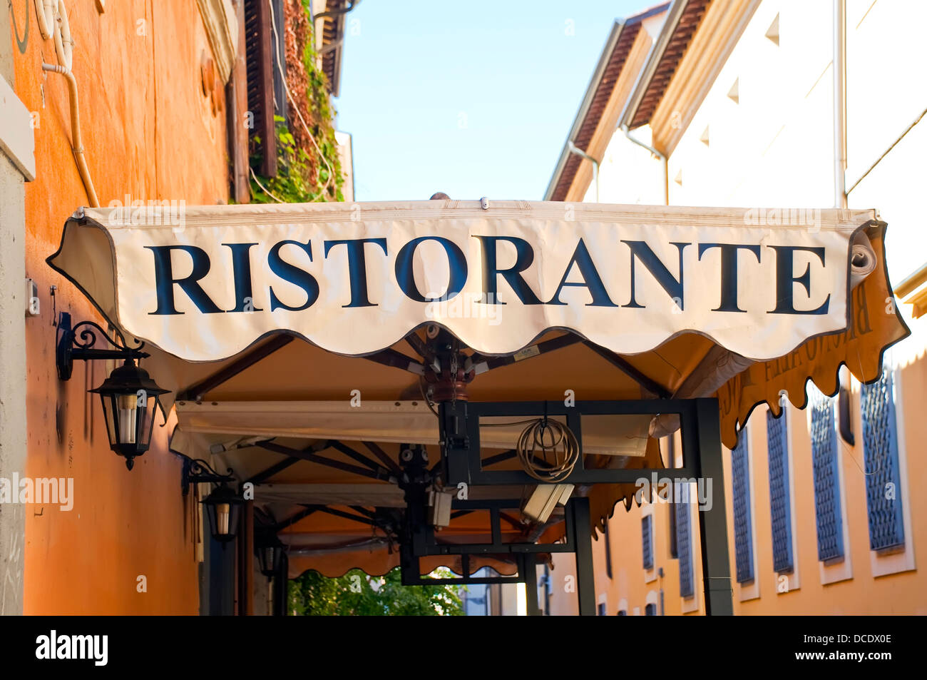 Rome cafe hi-res stock photography and images - Alamy