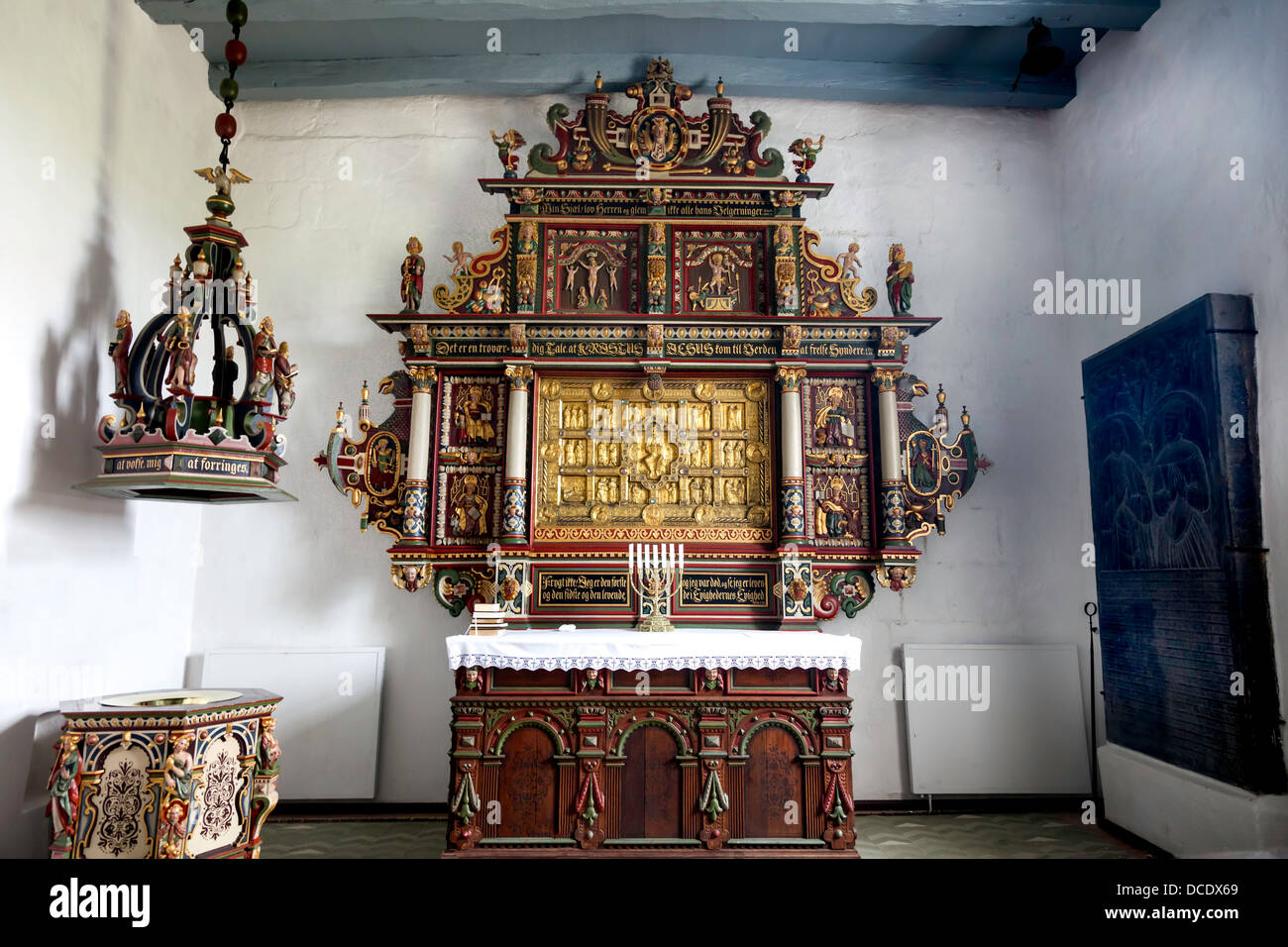 Medieval altar hi-res stock photography and images - Alamy