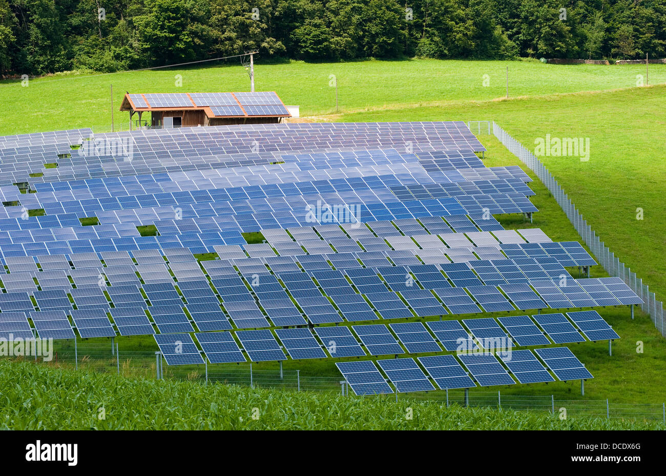 Sun panels hi-res stock photography and images - Alamy