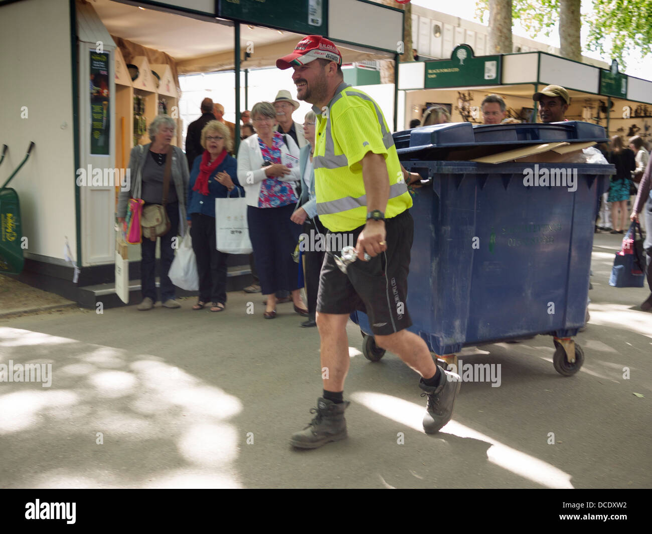 Chelsea flower show stalls hi-res stock photography and images - Alamy
