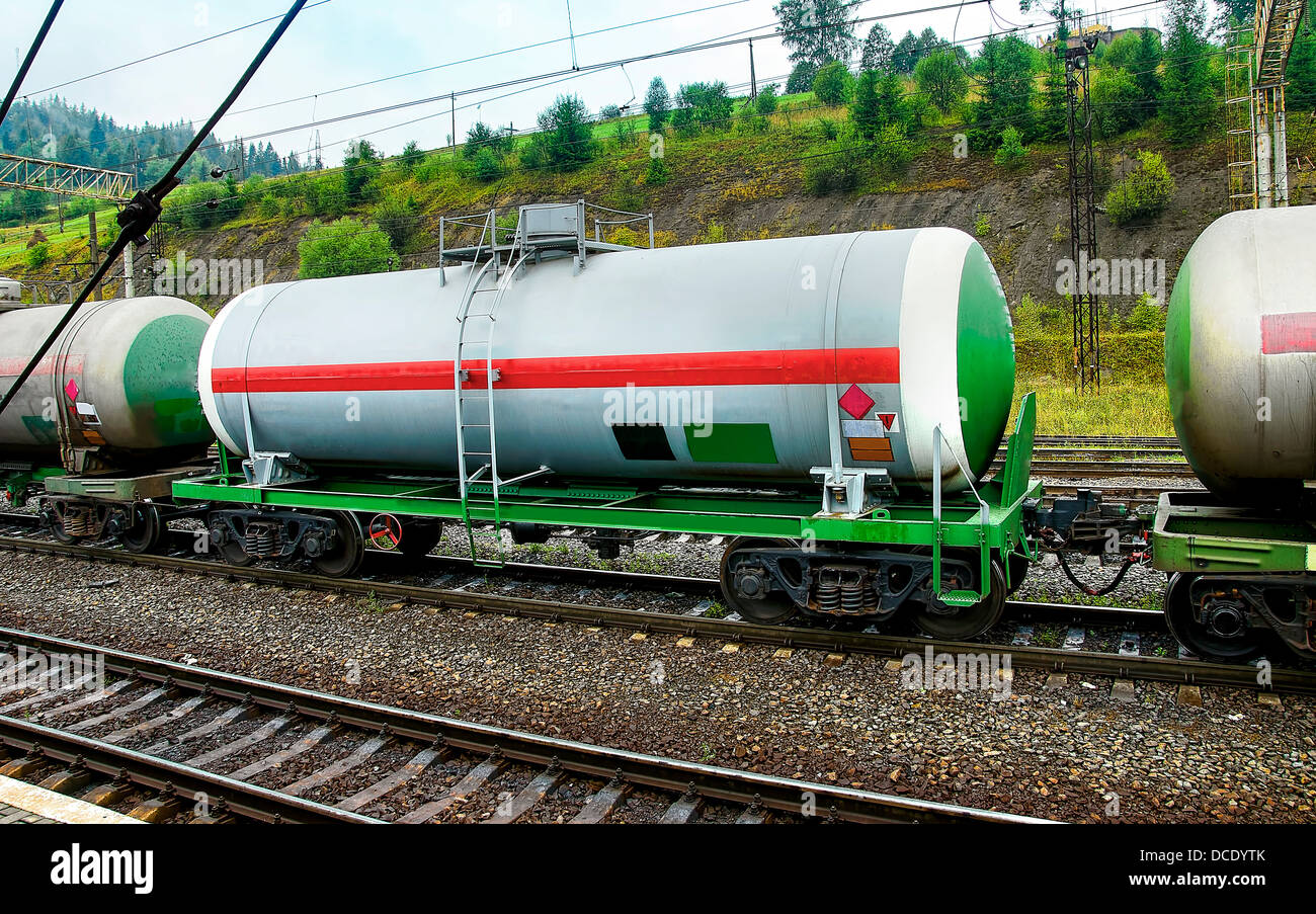 Railroad tank cars at the railway station Stock Photo - Alamy